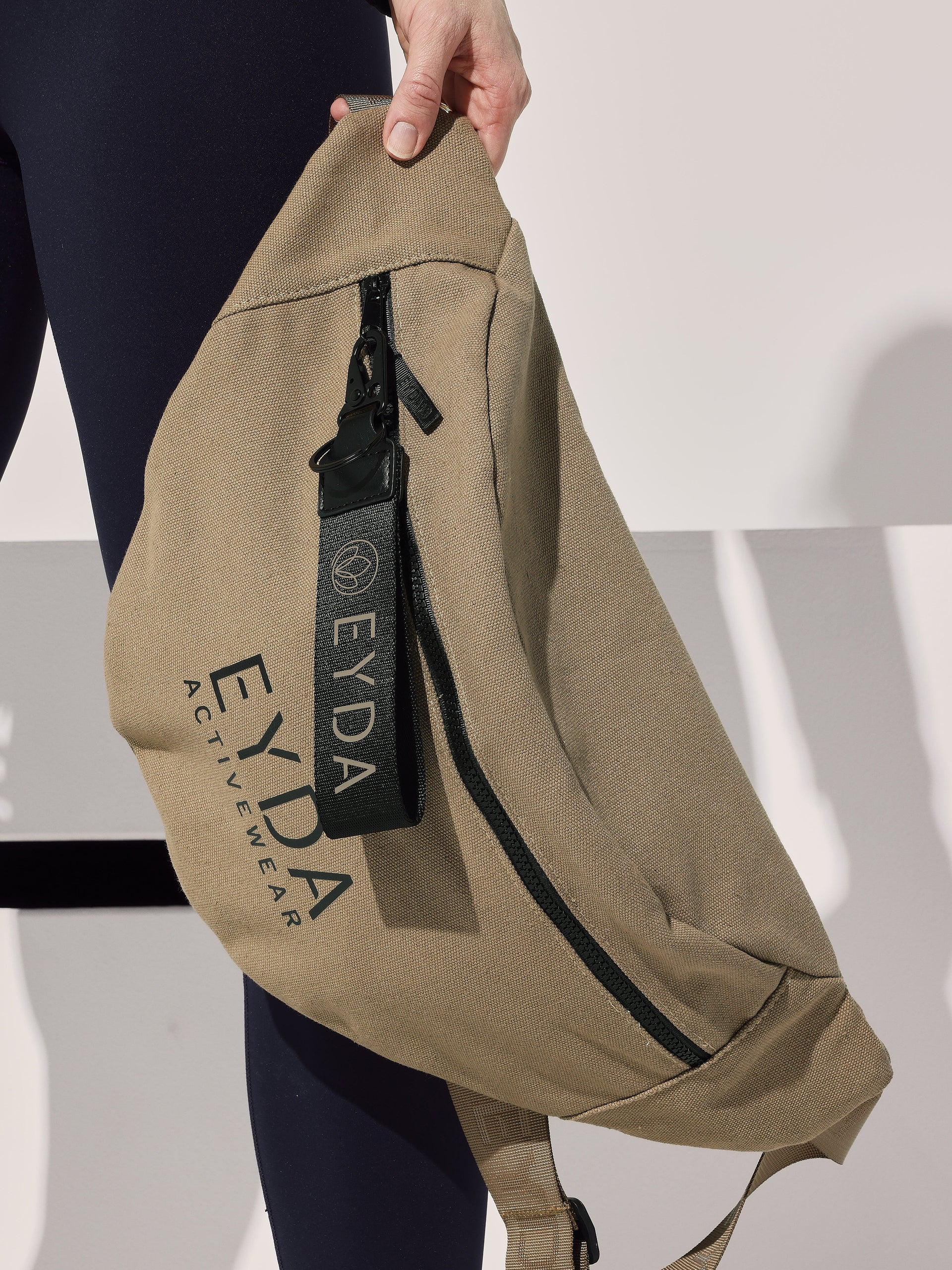 Cleo Bum Bag – Rummelig og Justerbar Taske i Canvas